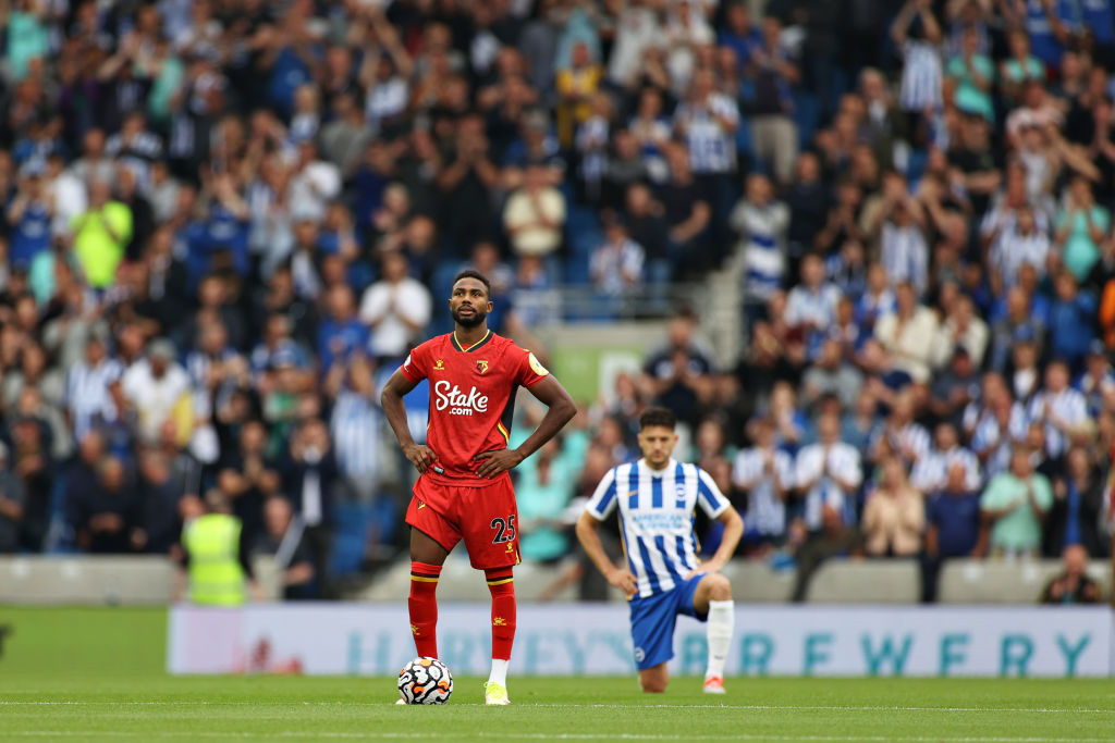 Why football fans are still booing players taking the knee | The ...