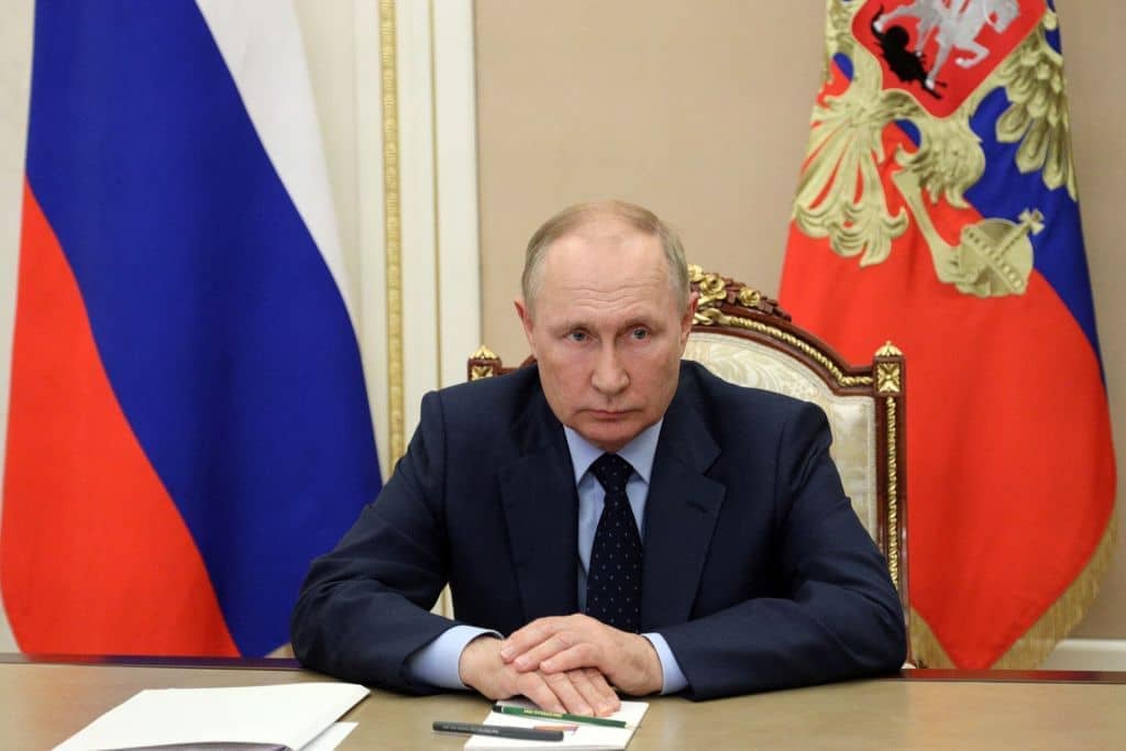 The FSB agent exposing the secrets of Putin’s war from within | The ...