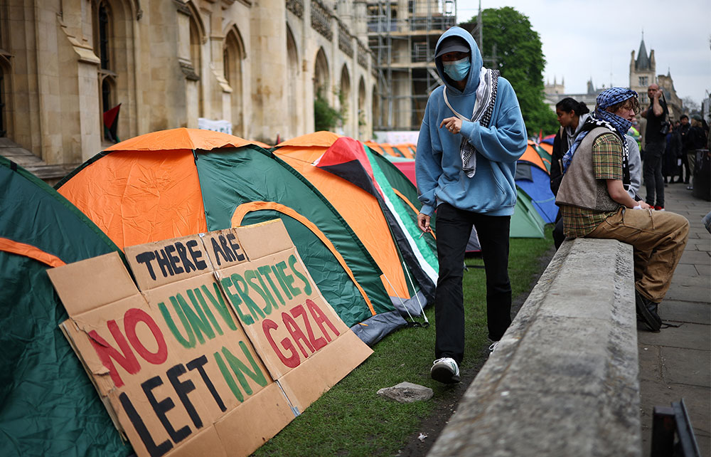 Bugs, biscuits, trench foot: from the front line of the uni protests ...
