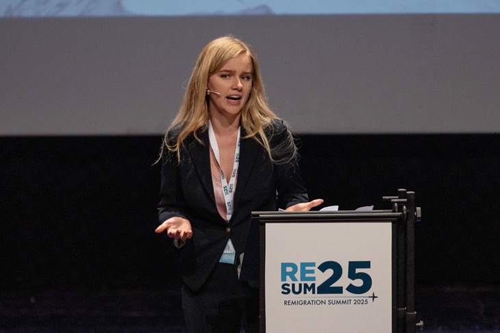 Breaking: UK bans Eva Vlaardingerbroek